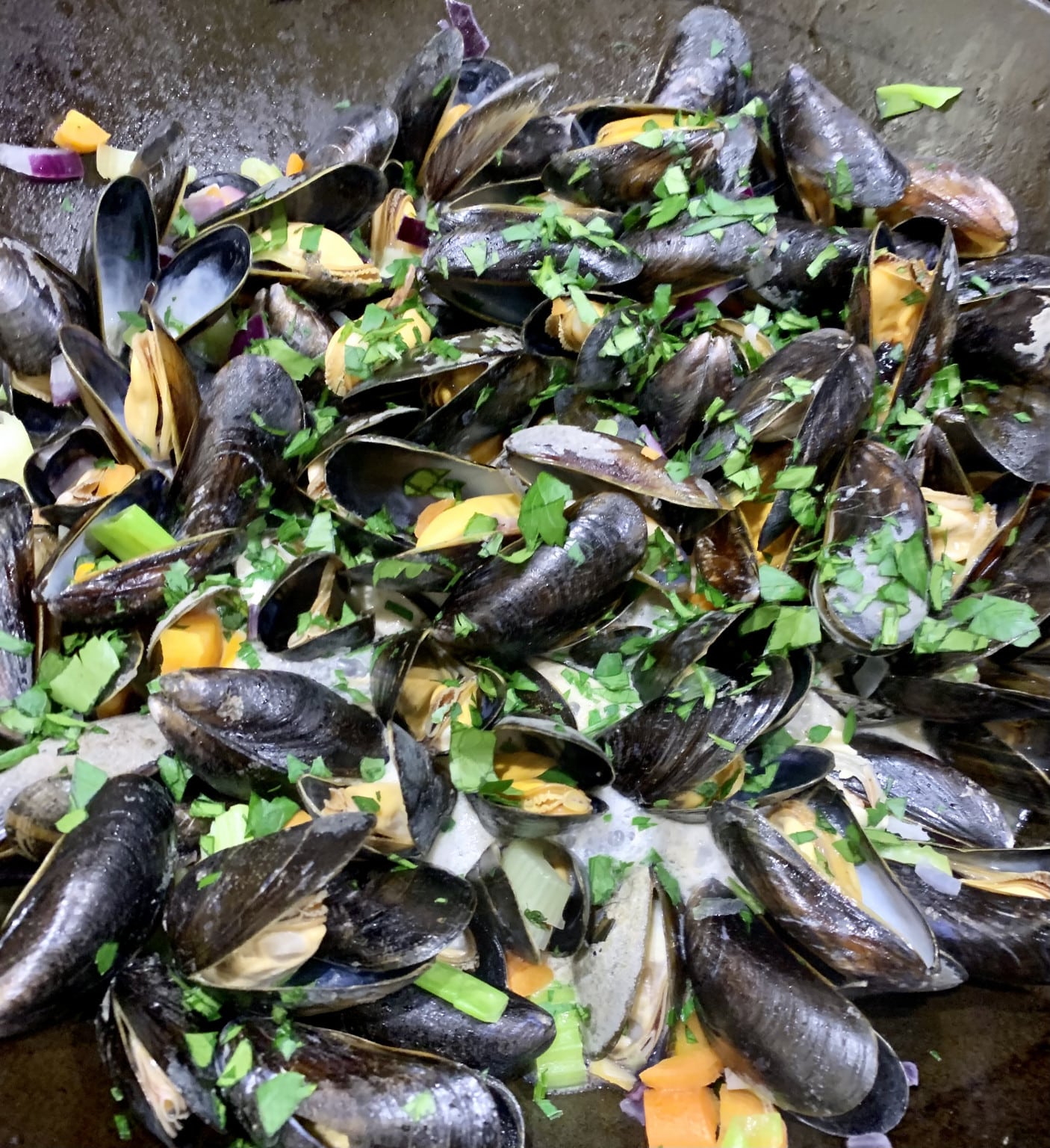 Muscheln in Zitronen-Knoblauch-Butter