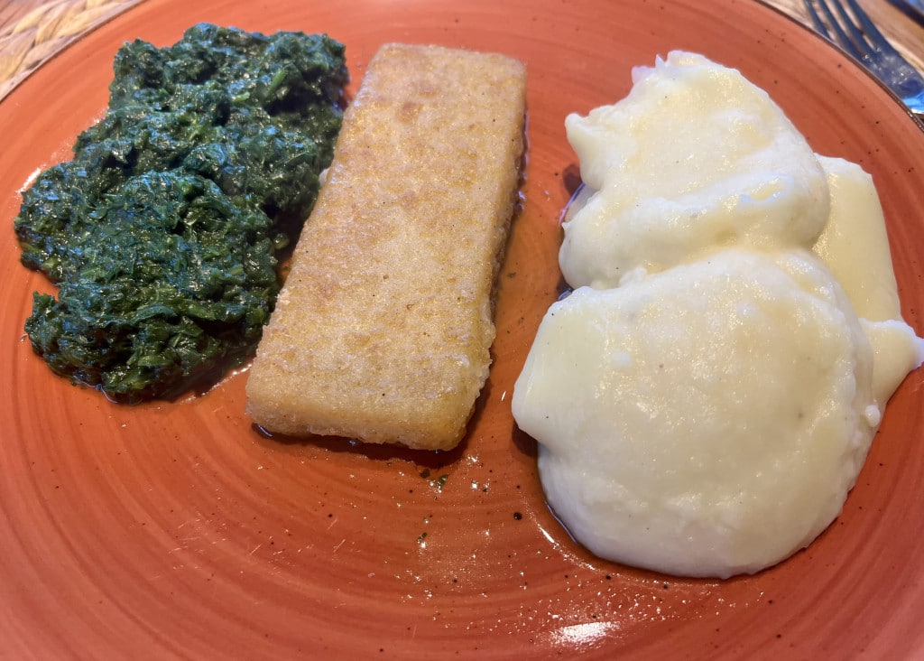 Spinat mit Backfisch und Kartoffelpüree